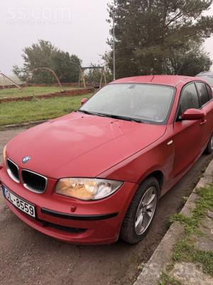 Sarkans BMW 118 2008 Jelgava, ar dzinēja tilpumu 2.00 L un nobraukumu 165 tūkst. km par 2900 €, foto  vietnē AUTOMOTO.COM.LV
