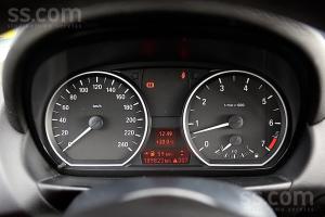 Sarkans BMW 118 2009 Tukums, ar dzinēja tilpumu 2.00 L un nobraukumu 190 tūkst. km par 4999 €, foto 14 vietnē AUTOMOTO.COM.LV