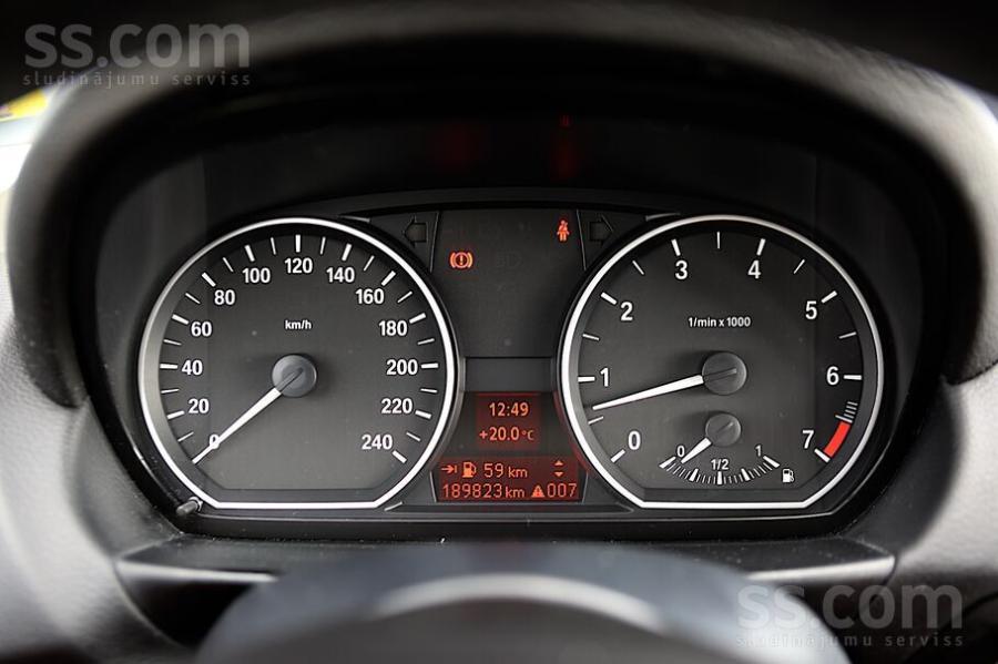 Sarkans BMW 118 2009 Tukums, ar dzinēja tilpumu 2.00 L un nobraukumu 190 tūkst. km par 4999 €, foto 14 vietnē AUTOMOTO.COM.LV