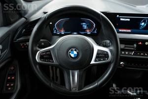 Red BMW 118 2021 in Riga, with an engine capacity of 2.00 L and mileage of 34 thousand km for 22500 €, photo 12 on AUTOMOTO.COM.LV