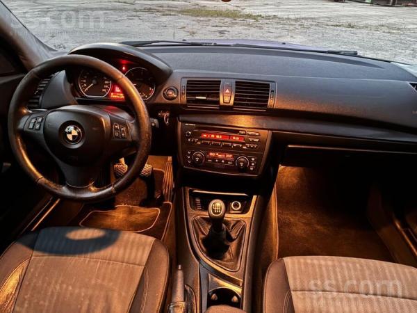 Violets BMW 118 2004 Rīga, ar dzinēja tilpumu 2.00 L un nobraukumu 313 tūkst. km par 2800 €, foto 8 vietnē AUTOMOTO.COM.LV