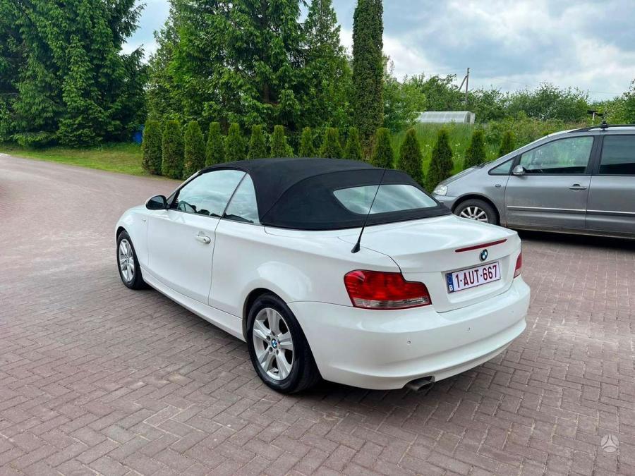 White BMW 118 2009 in Utena, with an engine capacity of 2.00 L and mileage of 270 thousand km for 4990 €, photo 6 on AUTOMOTO.COM.LV