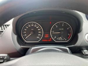 White BMW 118 2009 in Utena, with an engine capacity of 2.00 L and mileage of 270 thousand km for 4990 €, photo 14 on AUTOMOTO.COM.LV