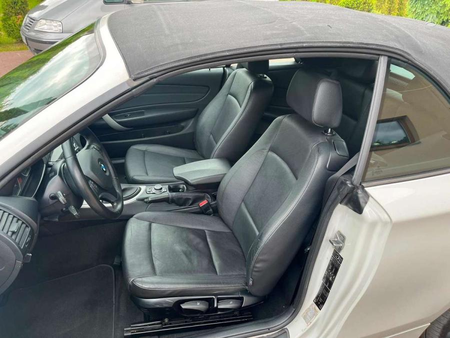 White BMW 118 2009 in Utena, with an engine capacity of 2.00 L and mileage of 270 thousand km for 4990 €, photo 16 on AUTOMOTO.COM.LV