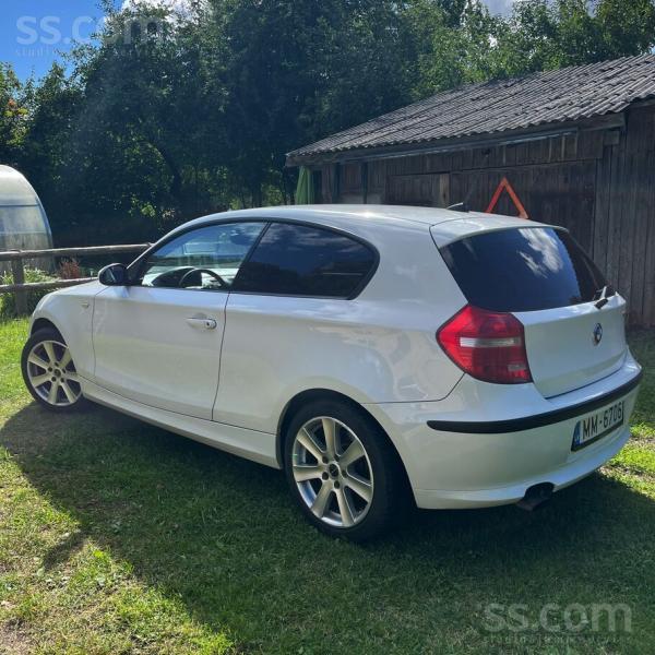 Balts BMW 118 2007 Dobele, ar dzinēja tilpumu 1.80 L un nobraukumu 341 tūkst. km par 4500 €, foto 3 vietnē AUTOMOTO.COM.LV