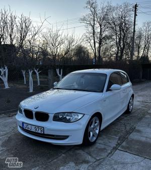 Balts BMW 118 2009 Viļņa, ar dzinēja tilpumu 1.80 L un nobraukumu 420 tūkst. km par 2500 €, foto  vietnē AUTOMOTO.COM.LV