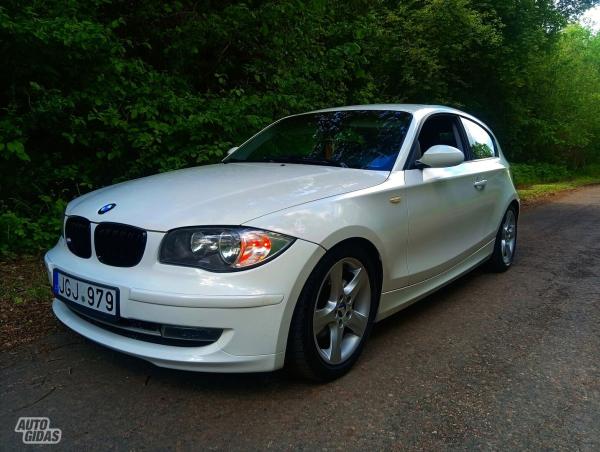 White BMW 118 2009 in Vilnius, with an engine capacity of 1.80 L and mileage of 400 thousand km for 2700 €, photo 3 on AUTOMOTO.COM.LV