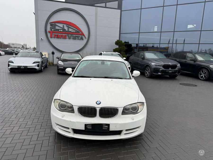 Balts BMW 118 2010 Telšiai, ar dzinēja tilpumu 2.00 L un nobraukumu 222 tūkst. km par 3800 €, foto 1 vietnē AUTOMOTO.COM.LV