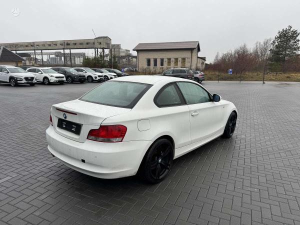 Balts BMW 118 2010 Telšiai, ar dzinēja tilpumu 2.00 L un nobraukumu 222 tūkst. km par 3800 €, foto 7 vietnē AUTOMOTO.COM.LV