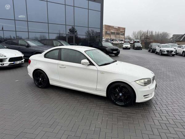 Balts BMW 118 2010 Telšiai, ar dzinēja tilpumu 2.00 L un nobraukumu 222 tūkst. km par 3800 €, foto 8 vietnē AUTOMOTO.COM.LV