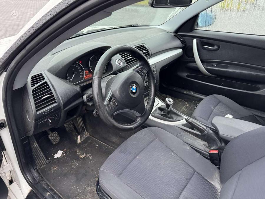 Balts BMW 118 2010 Telšiai, ar dzinēja tilpumu 2.00 L un nobraukumu 222 tūkst. km par 3800 €, foto 12 vietnē AUTOMOTO.COM.LV