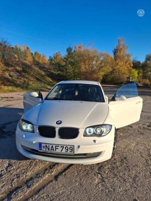 White BMW 118 2007 in Kaunas, with an engine capacity of 2.00 L and mileage of 239 thousand km for 3000 €, photo 3 on AUTOMOTO.COM.LV