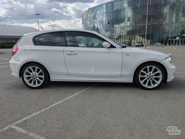 Balts BMW 118 2007 Šauļi, ar dzinēja tilpumu 2.00 L un nobraukumu 290 tūkst. km par 3300 €, foto 9 vietnē AUTOMOTO.COM.LV