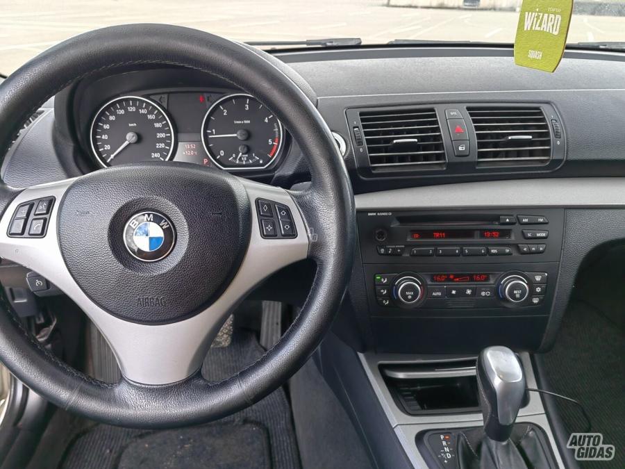 Белый БМВ 118 2007 в Шяуляй, объемом двигателя 2.00 л и пробегом 290 тыс. км за 3300 €, фото 11 на AUTOMOTO.COM.LV