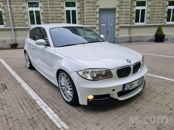 White BMW 118 2007 in Liepaja, with an engine capacity of 3.00 L and mileage of 371 thousand km for 6500 €, photo 1 on AUTOMOTO.COM.LV