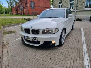 White BMW 118 2007 in Liepaja, with an engine capacity of 3.00 L and mileage of 371 thousand km for 6500 €, photo 3 on AUTOMOTO.COM.LV