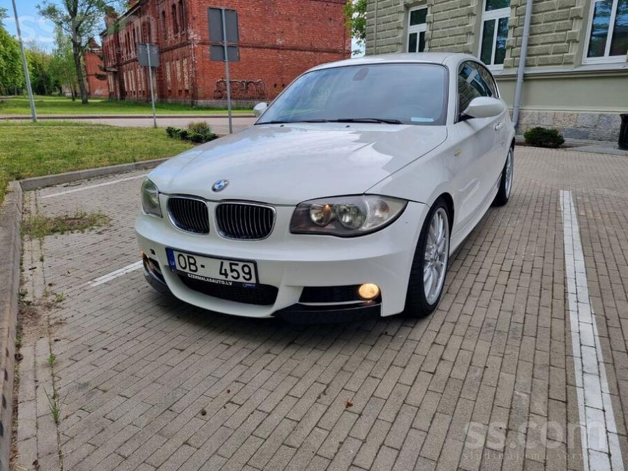 White BMW 118 2007 in Liepaja, with an engine capacity of 3.00 L and mileage of 371 thousand km for 6500 €, photo 3 on AUTOMOTO.COM.LV