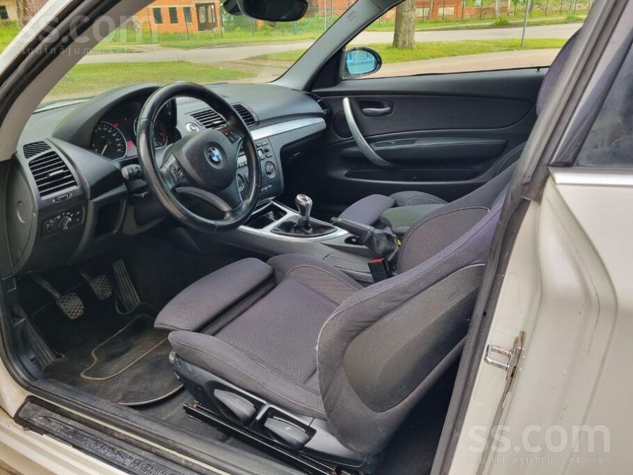 White BMW 118 2007 in Liepaja, with an engine capacity of 3.00 L and mileage of 371 thousand km for 6500 €, photo 9 on AUTOMOTO.COM.LV