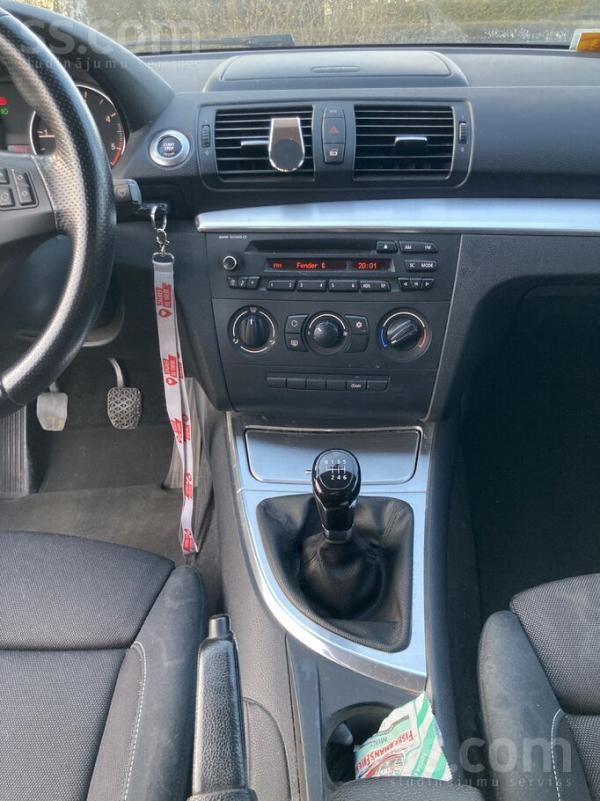 White BMW 118 2007 in Riga, with an engine capacity of 2.00 L and mileage of 265 thousand km for 2700 €, photo 7 on AUTOMOTO.COM.LV