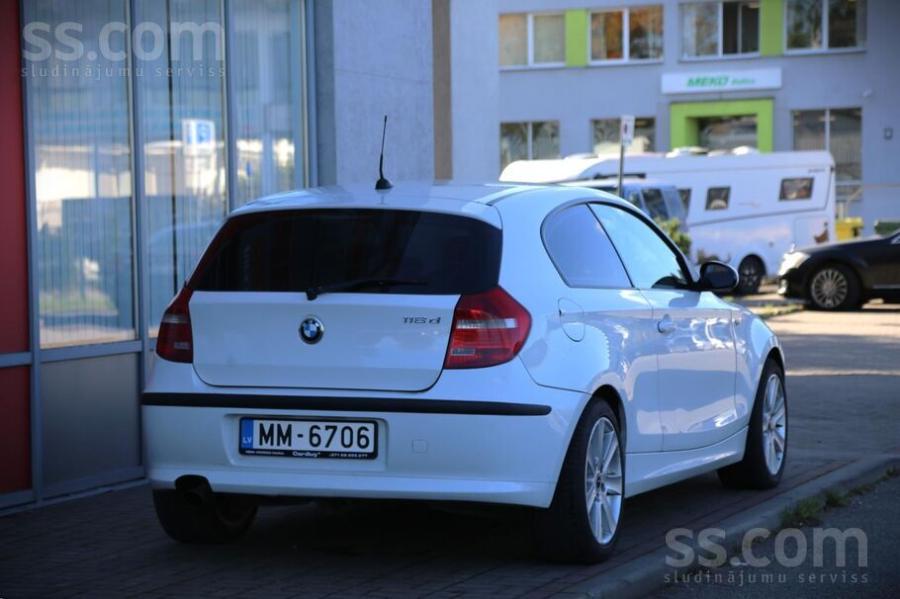 White BMW 118 2007 in Riga, with an engine capacity of 2.00 L and mileage of 367 thousand km for 3795 €, photo 7 on AUTOMOTO.COM.LV