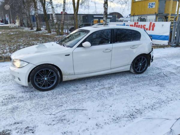 White BMW 118 2008 in Marijampole, with an engine capacity of 2.00 L and mileage of 396 thousand km for 3500 €, photo 5 on AUTOMOTO.COM.LV