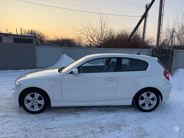 White BMW 118 2008 in Marijampole, with an engine capacity of 2.00 L and mileage of 153 thousand km for 4600 €, photo 2 on AUTOMOTO.COM.LV