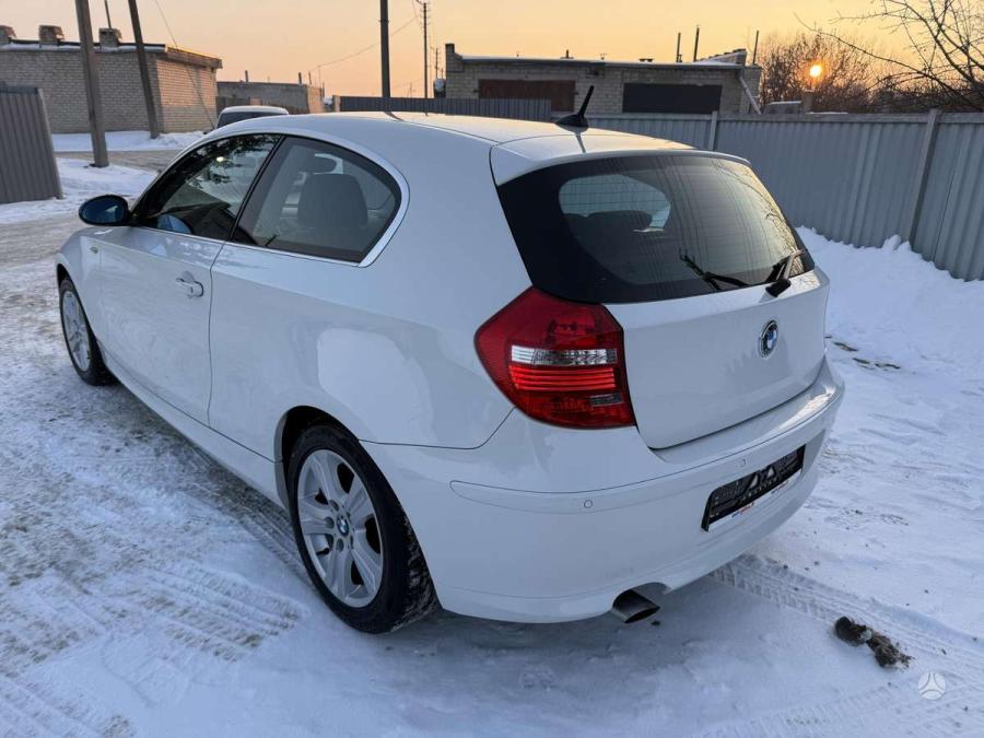 Balts BMW 118 2008 Marijampole, ar dzinēja tilpumu 2.00 L un nobraukumu 153 tūkst. km par 4600 €, foto 3 vietnē AUTOMOTO.COM.LV