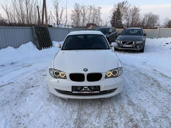 White BMW 118 2008 in Marijampole, with an engine capacity of 2.00 L and mileage of 153 thousand km for 4600 €, photo 4 on AUTOMOTO.COM.LV
