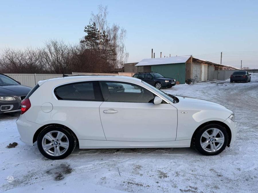 Balts BMW 118 2008 Marijampole, ar dzinēja tilpumu 2.00 L un nobraukumu 153 tūkst. km par 4600 €, foto 7 vietnē AUTOMOTO.COM.LV