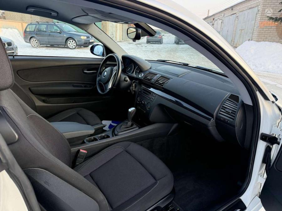 Balts BMW 118 2008 Marijampole, ar dzinēja tilpumu 2.00 L un nobraukumu 153 tūkst. km par 4600 €, foto 12 vietnē AUTOMOTO.COM.LV