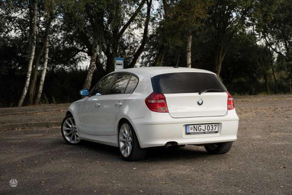 White BMW 118 2008 in Kedainiai, with an engine capacity of 2.00 L and mileage of 219 thousand km for 4600 €, photo 1 on AUTOMOTO.COM.LV