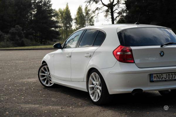 White BMW 118 2008 in Kedainiai, with an engine capacity of 2.00 L and mileage of 219 thousand km for 4600 €, photo 7 on AUTOMOTO.COM.LV