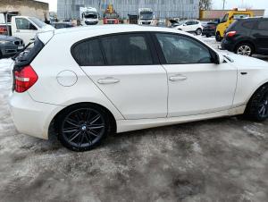 White BMW 118 2008 in Marijampole, with an engine capacity of 2.00 L and mileage of 396 thousand km for 3500 €, photo 9 on AUTOMOTO.COM.LV
