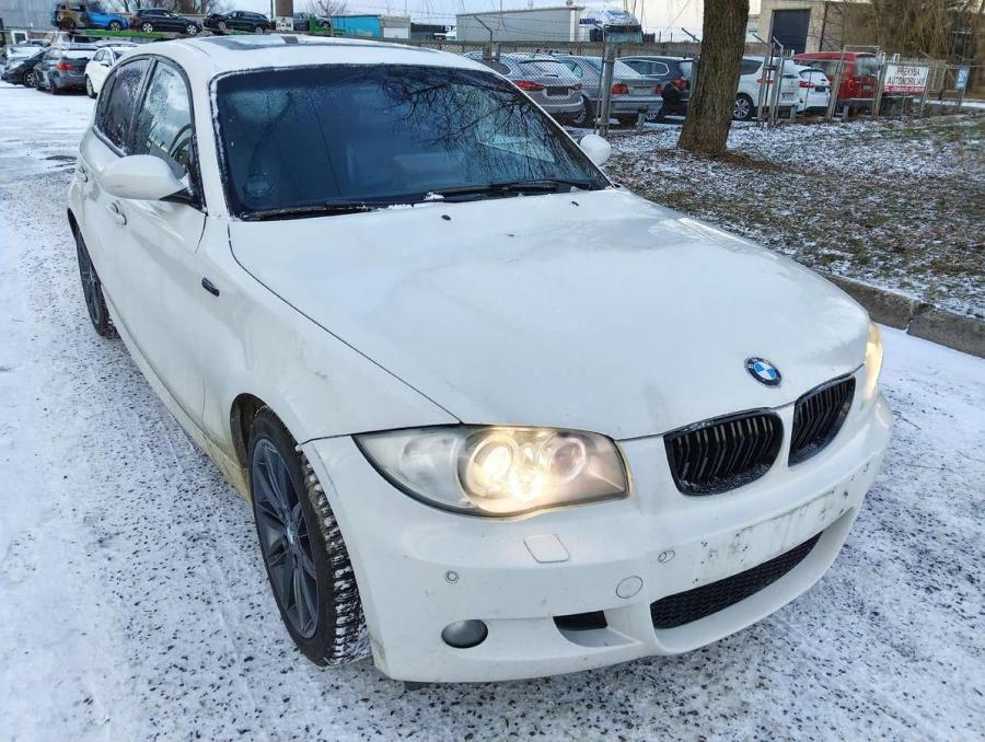 White BMW 118 2008 in Marijampole, with an engine capacity of 2.00 L and mileage of 396 thousand km for 3500 €, photo 19 on AUTOMOTO.COM.LV