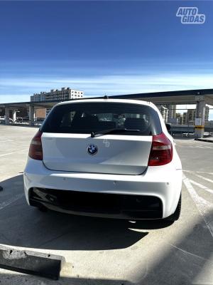 White BMW 118 2008 in Vilnius, with an engine capacity of 2.00 L and mileage of 284 thousand km for 3400 €, photo 6 on AUTOMOTO.COM.LV