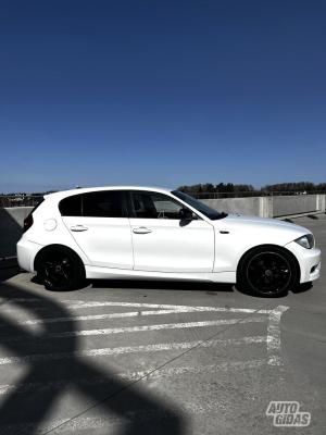 White BMW 118 2008 in Vilnius, with an engine capacity of 2.00 L and mileage of 284 thousand km for 3400 €, photo 7 on AUTOMOTO.COM.LV