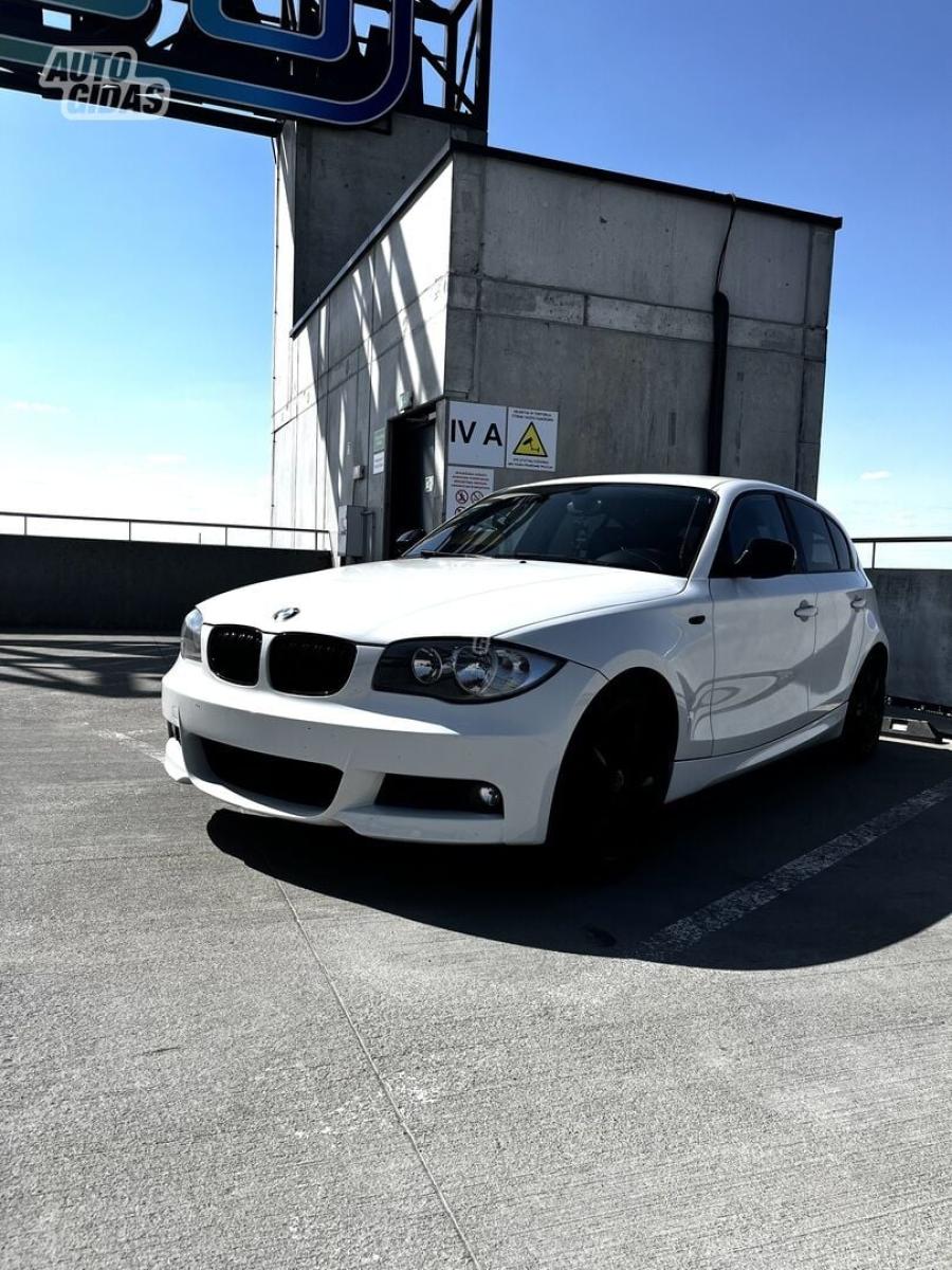 White BMW 118 2008 in Vilnius, with an engine capacity of 2.00 L and mileage of 284 thousand km for 3400 €, photo 9 on AUTOMOTO.COM.LV