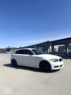 White BMW 118 2008 in Vilnius, with an engine capacity of 2.00 L and mileage of 284 thousand km for 3400 €, photo 13 on AUTOMOTO.COM.LV