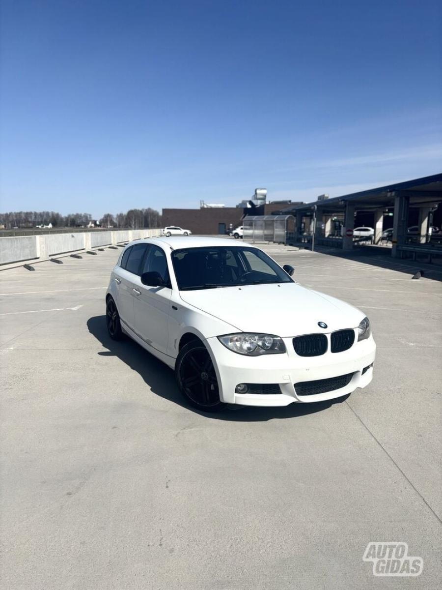 White BMW 118 2008 in Vilnius, with an engine capacity of 2.00 L and mileage of 284 thousand km for 3400 €, photo 14 on AUTOMOTO.COM.LV