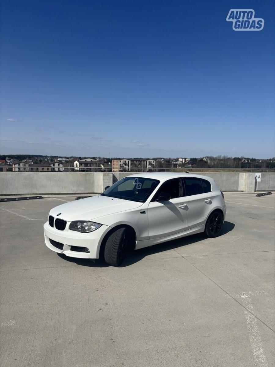 White BMW 118 2008 in Vilnius, with an engine capacity of 2.00 L and mileage of 284 thousand km for 3400 €, photo 16 on AUTOMOTO.COM.LV