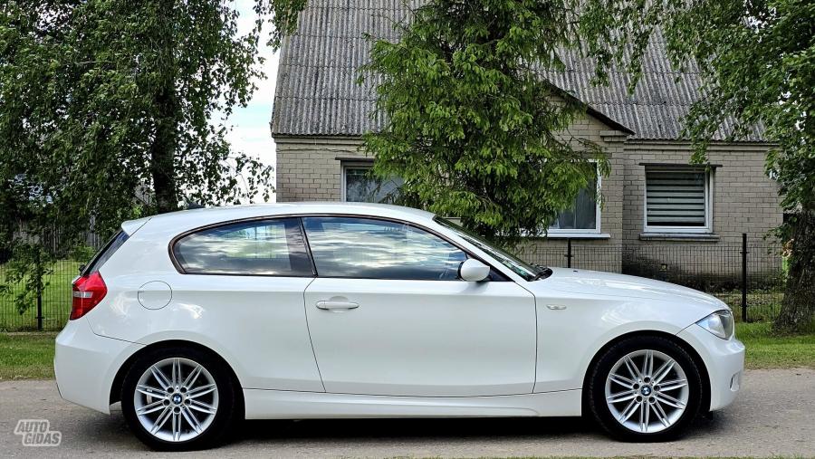 White BMW 118 2008 in Marijampole, with an engine capacity of 2.00 L and mileage of 205 thousand km for 3850 €, photo 10 on AUTOMOTO.COM.LV