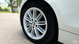 White BMW 118 2008 in Marijampole, with an engine capacity of 2.00 L and mileage of 205 thousand km for 3850 €, photo 12 on AUTOMOTO.COM.LV