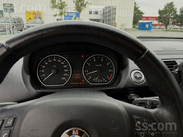 White BMW 118 2008 in Riga, with an engine capacity of 2.00 L and mileage of 225 thousand km for 3500 €, photo 7 on AUTOMOTO.COM.LV