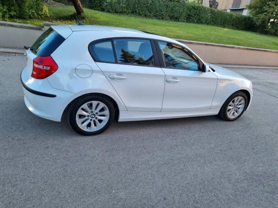 White BMW 118 2008 in Jekabpils, with an engine capacity of 2.00 L and mileage of 265 thousand km for 4250 €, photo 8 on AUTOMOTO.COM.LV