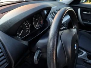 White BMW 118 2008 in Jekabpils, with an engine capacity of 2.00 L and mileage of 265 thousand km for 4250 €, photo 15 on AUTOMOTO.COM.LV