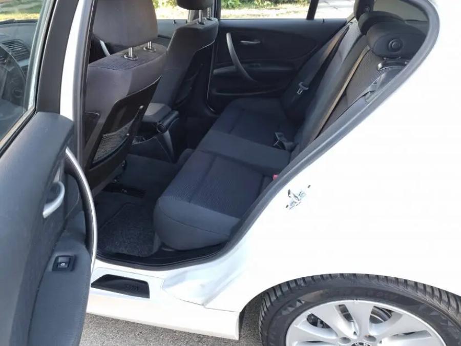 White BMW 118 2008 in Jekabpils, with an engine capacity of 2.00 L and mileage of 265 thousand km for 4250 €, photo 16 on AUTOMOTO.COM.LV