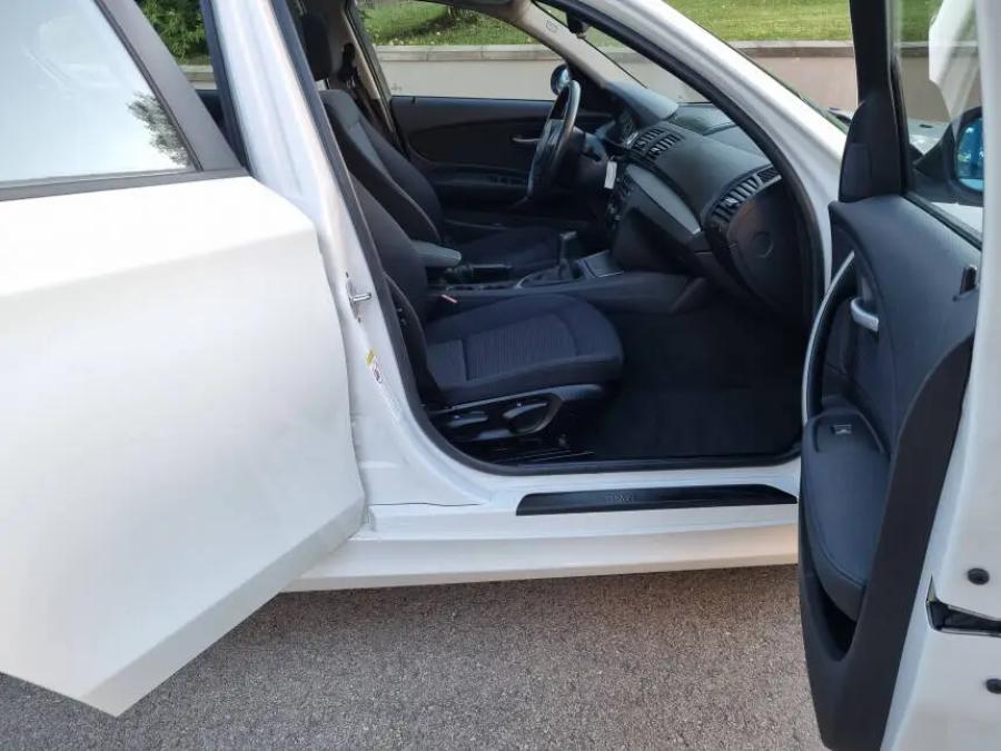White BMW 118 2008 in Jekabpils, with an engine capacity of 2.00 L and mileage of 265 thousand km for 4250 €, photo 23 on AUTOMOTO.COM.LV