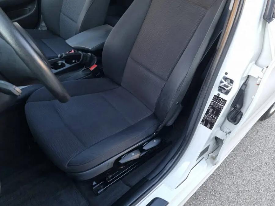 White BMW 118 2008 in Jekabpils, with an engine capacity of 2.00 L and mileage of 265 thousand km for 4250 €, photo 27 on AUTOMOTO.COM.LV