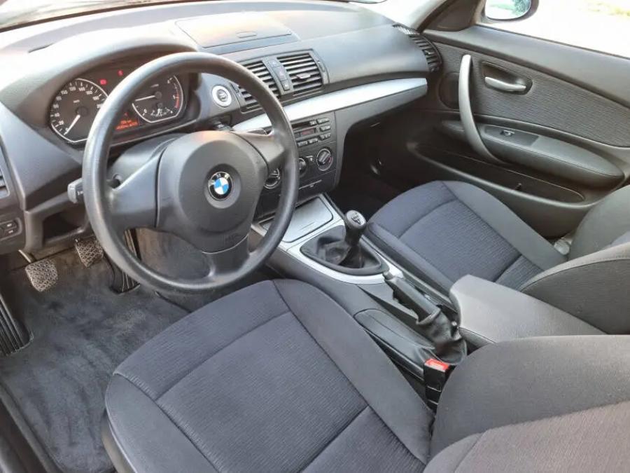 White BMW 118 2008 in Jekabpils, with an engine capacity of 2.00 L and mileage of 265 thousand km for 4250 €, photo 28 on AUTOMOTO.COM.LV