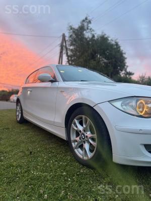 Balts BMW 118 2008 Ogre, ar dzinēja tilpumu 2.00 L un nobraukumu 335 tūkst. km par 3400 €, foto  vietnē AUTOMOTO.COM.LV